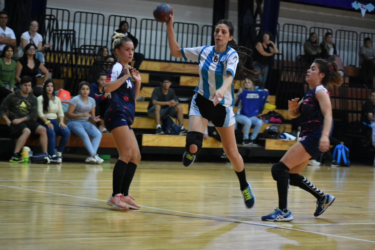 Racing mantiene la cima en handball - Racing de Alma