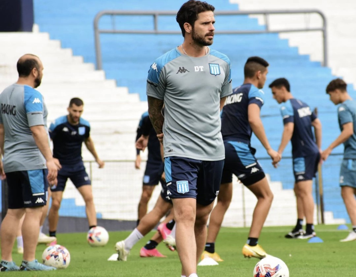 El Racing de Gago tiene la chance perfecta - Racing de Alma