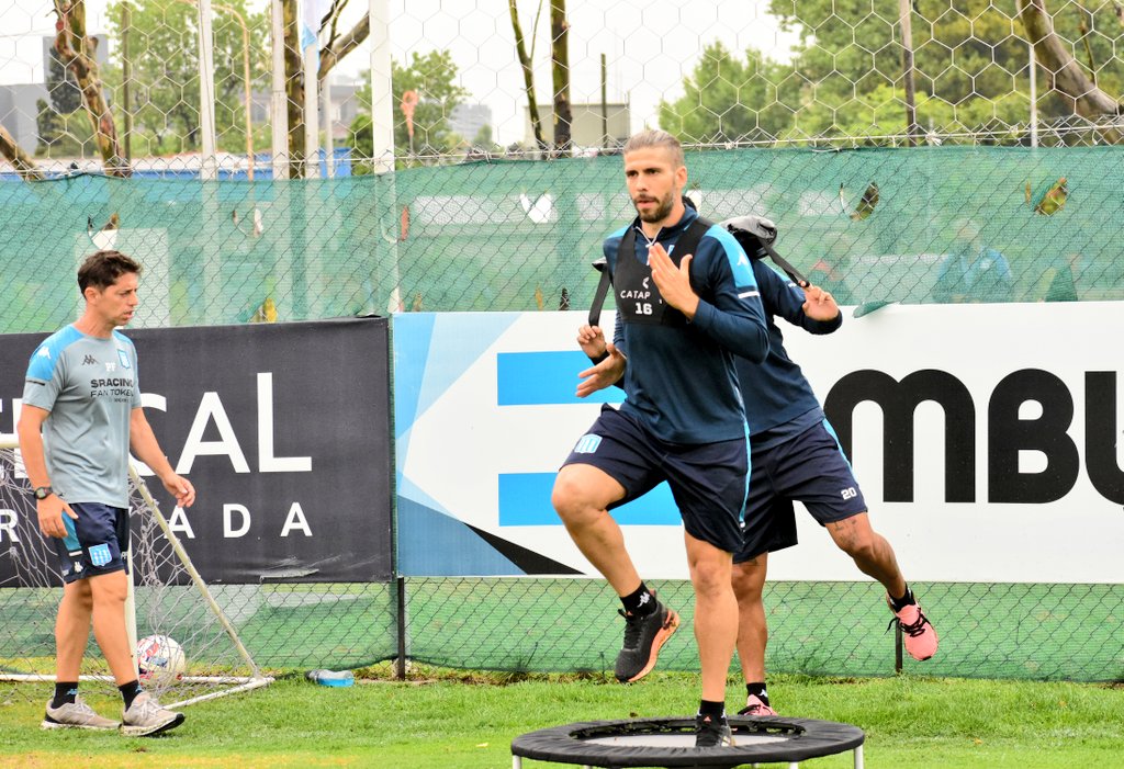 Emiliano Insúa tuvo su primera vez en Racing - Racing de Alma