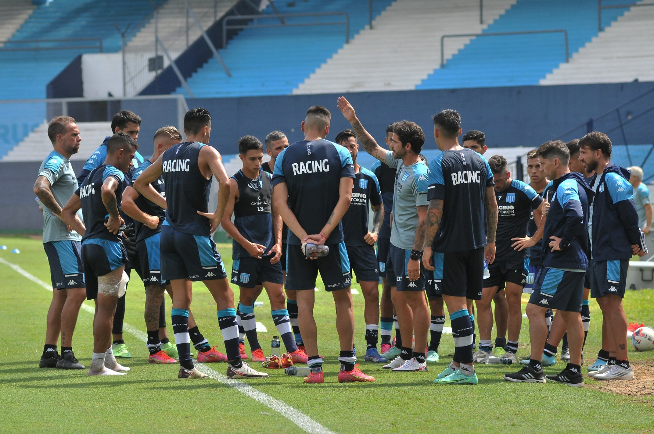 Detalles de la presentación de refuerzos de Racing - Racing de Alma