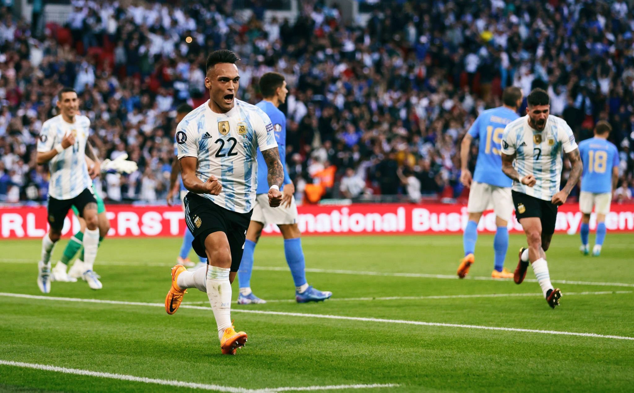 Lautaro Martínez, ex Racing, la rompió en la Selección - Racing de Alma