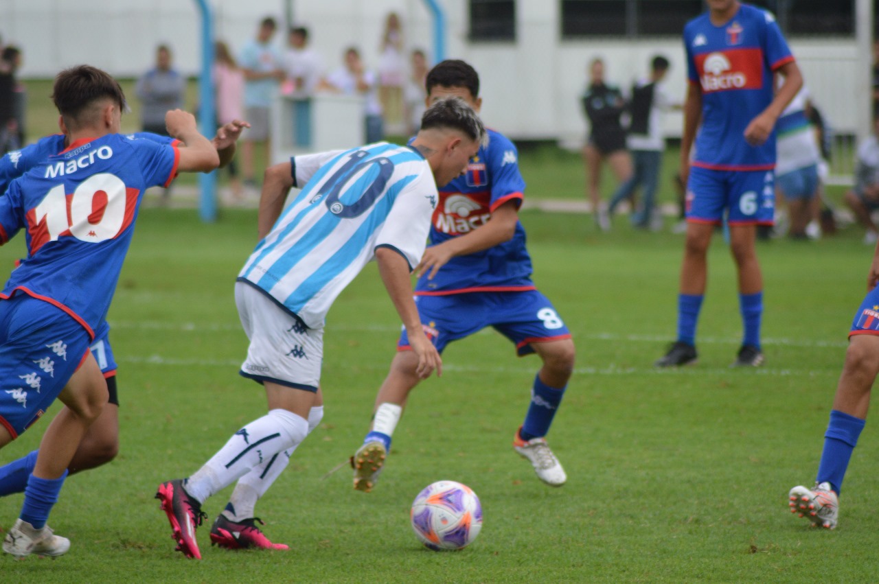 Las Inferiores de Racing debutaron ante Tigre - Racing de Alma