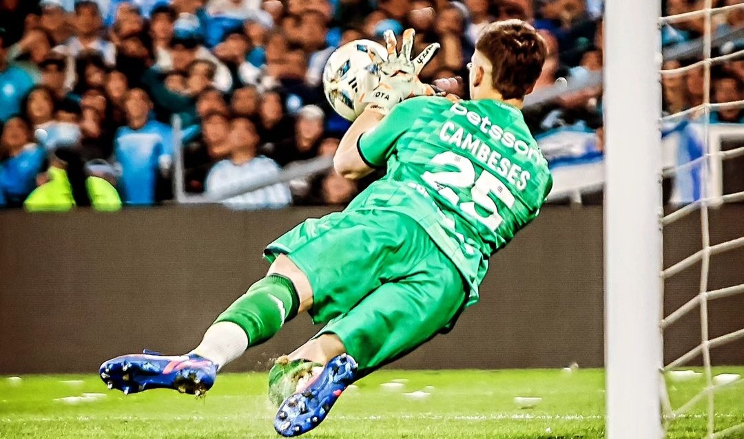 Cambeses sería el arquero de Racing contra Talleres- Racing de Alma