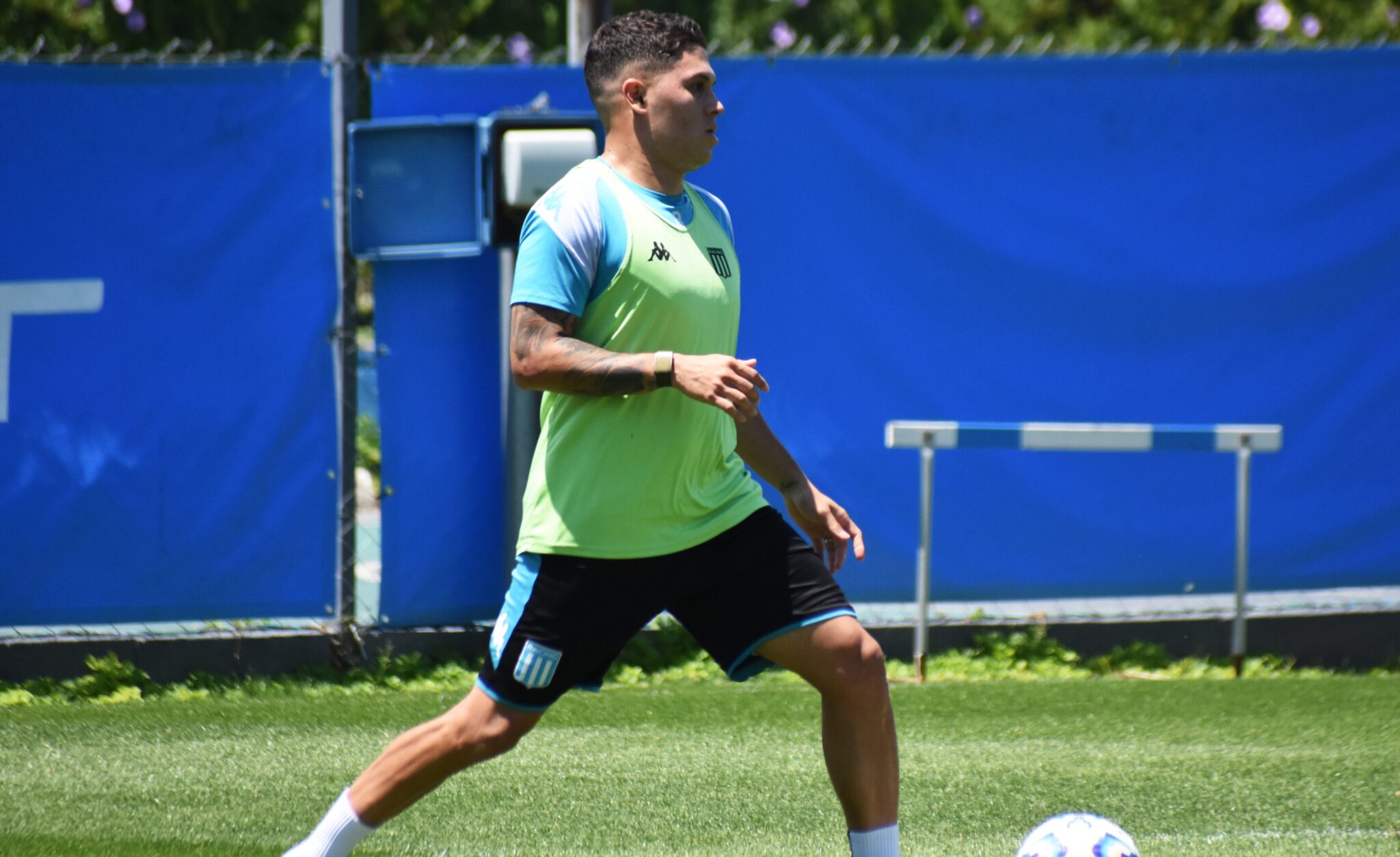 El DIM quiere a Juanfer Quintero, figura de Racing - Racing de Alma
