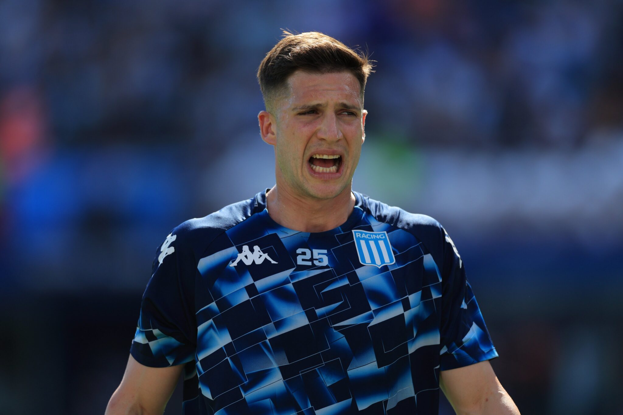 Racing y un duro historial ante River en partidos oficiales